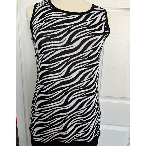 Misook | Tops | Misook Blackwhite Shell | Poshmark
